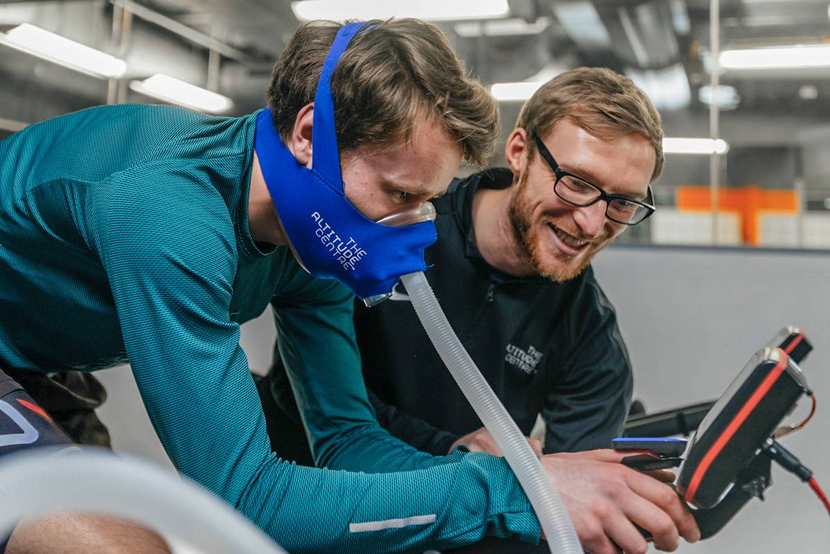 Altitude training for athletes: what it is, how it works and how you ...