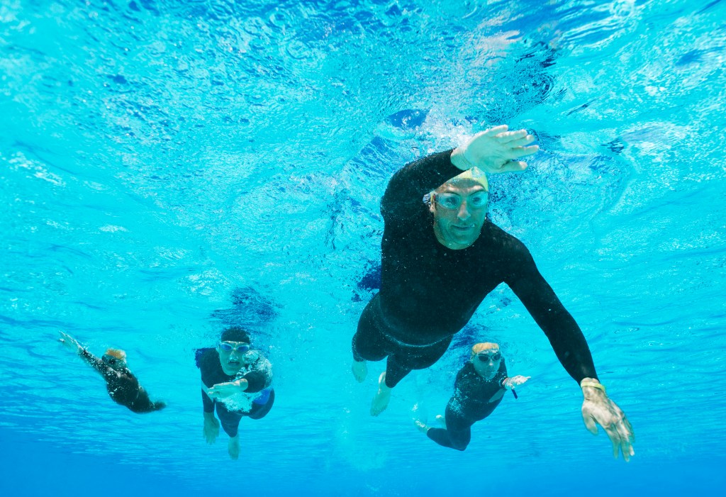 How to stop wiggling in your swim | 220 Triathlon