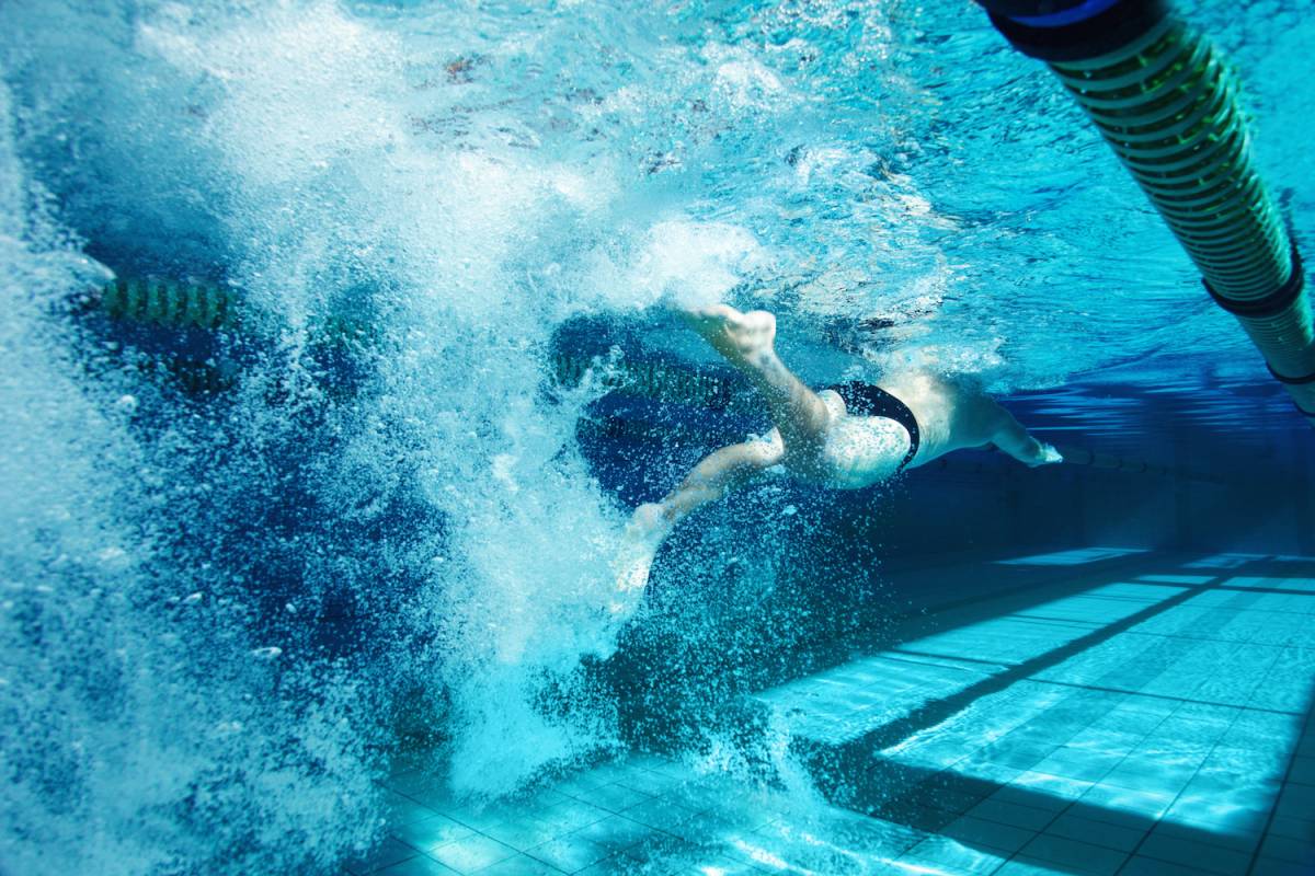 How to stop your legs from sinking in the swim | 220 Triathlon