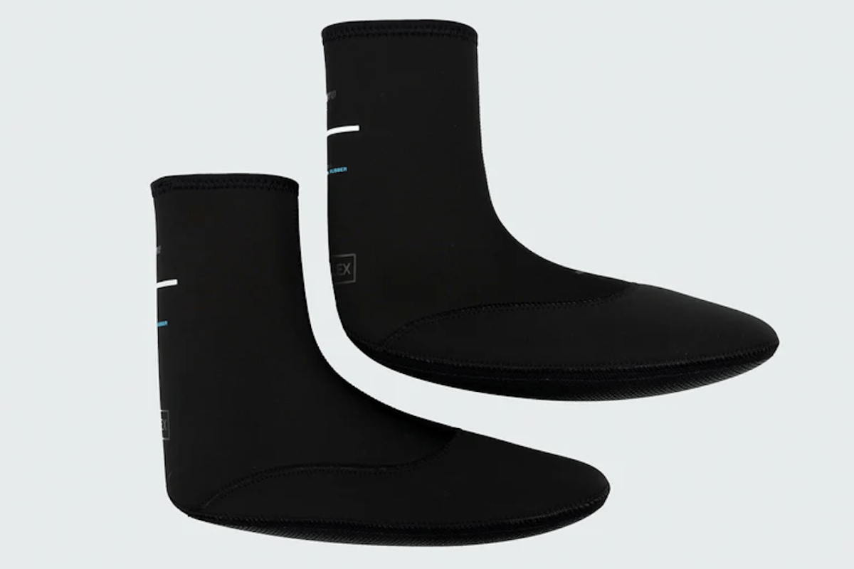 Best neoprene socks for cold water dips and wild swims | 220 Triathlon
