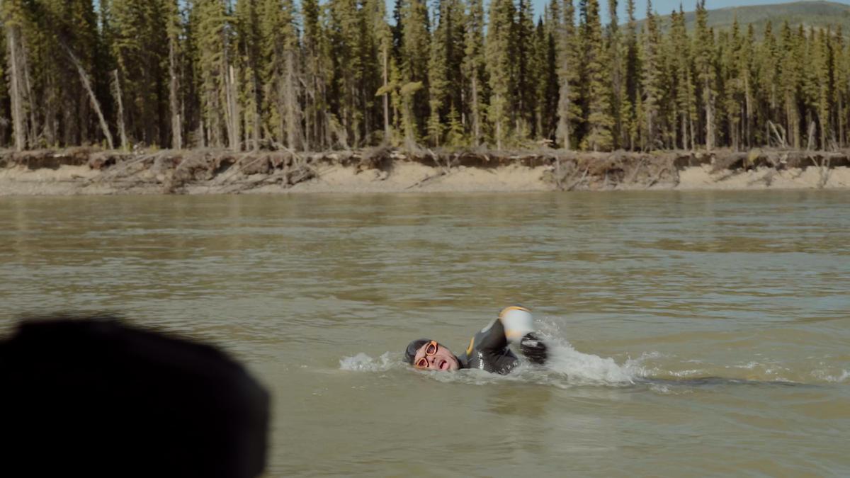 Ross Edgley achieves world's longest non-stop swim | 220 Triathlon