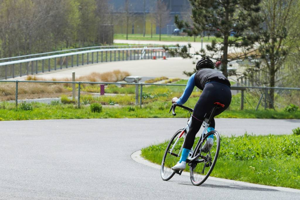How can I increase my cycling speed? | 220 Triathlon